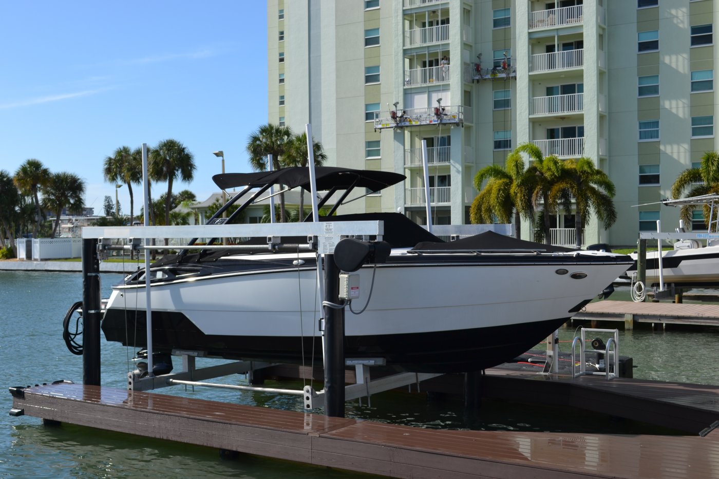 DECO Lift | DECO Boat Lifts