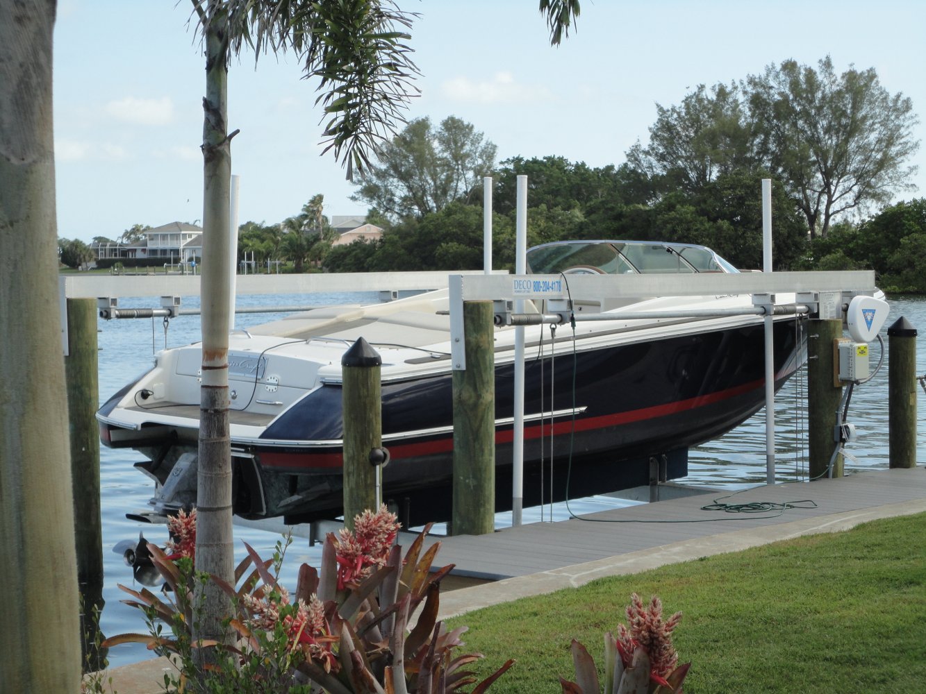 DECO Lift | DECO Boat Lifts