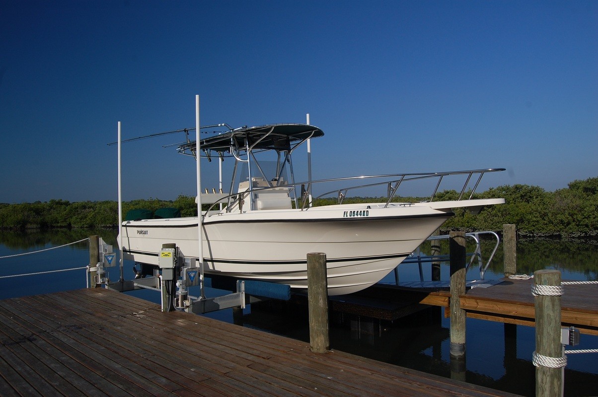 Beamless Lifts - DECO Boat Lifts