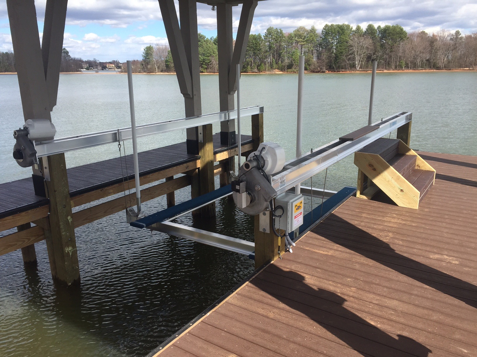 Maxi Lifts - DECO Boat Lifts