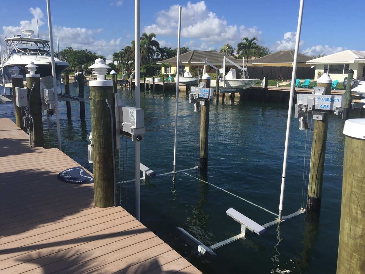 Beamless Lifts - DECO Boat Lifts