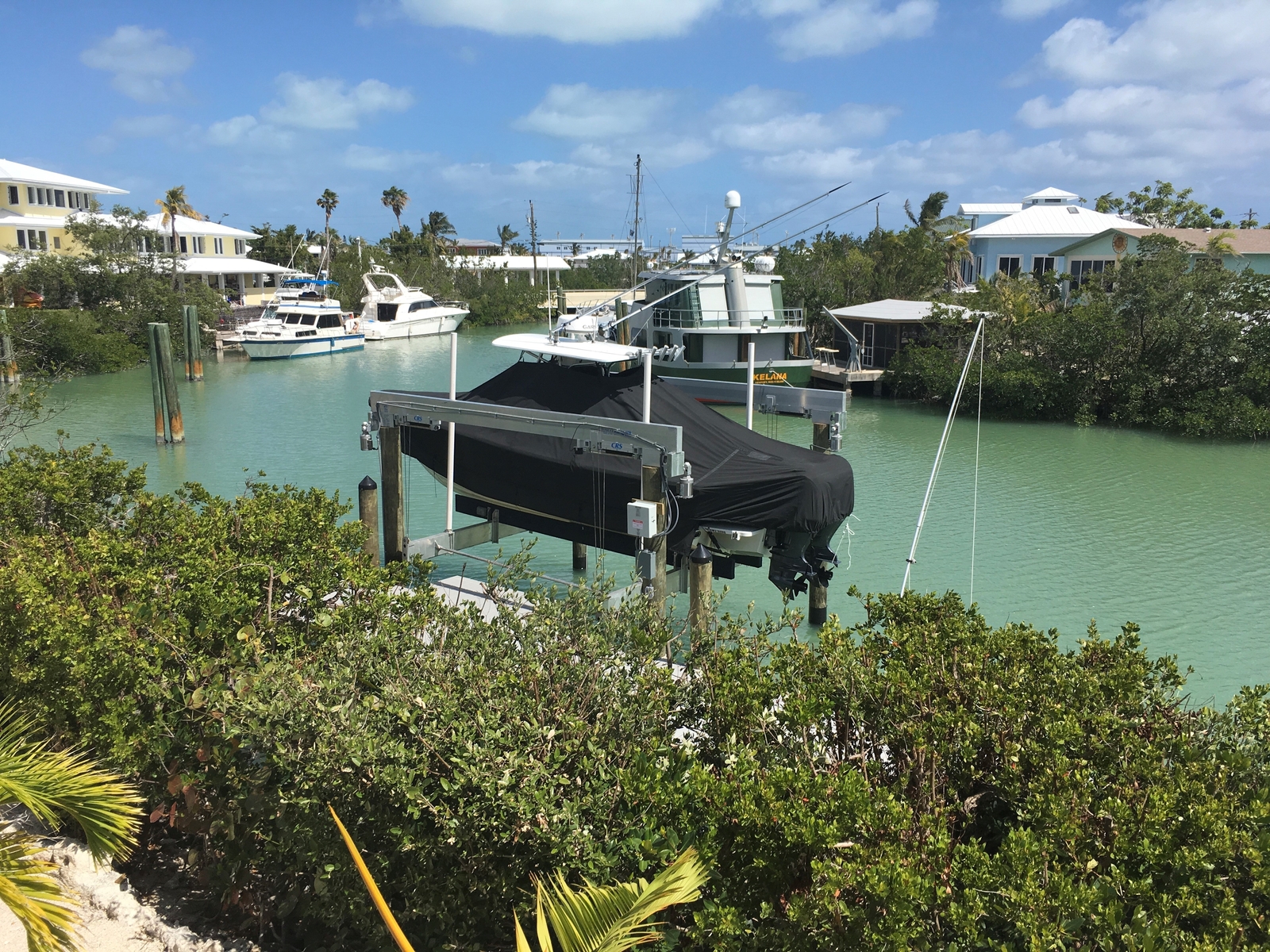 Custom Lifts - DECO Boat Lifts