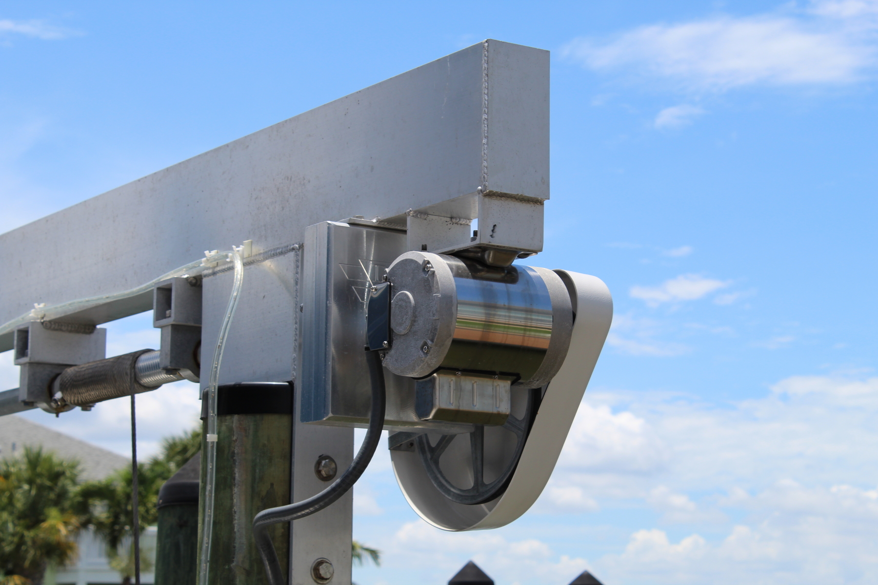 DECO Lifts - DECO Boat Lifts