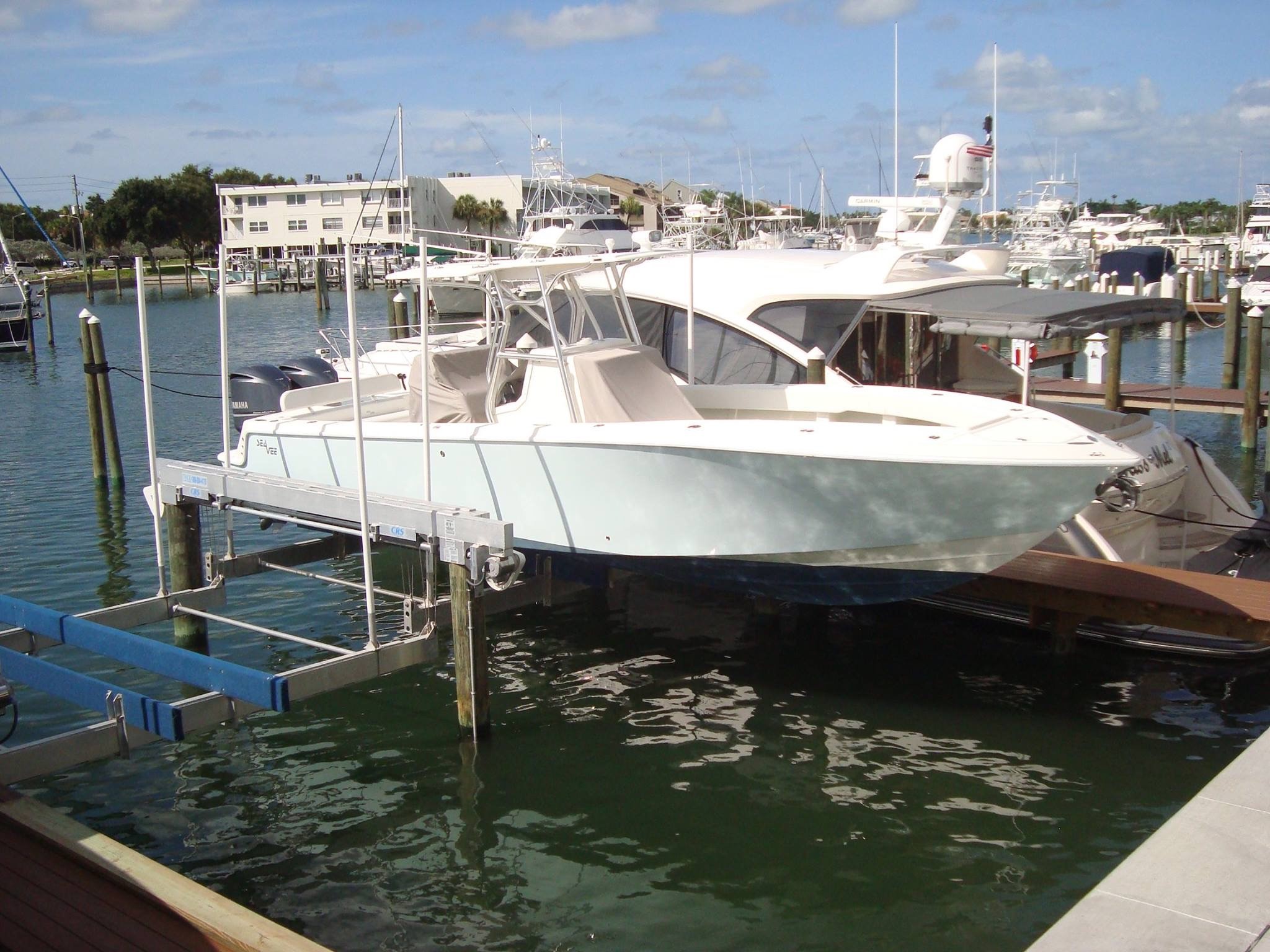 Boat Lifts Brick NJ | DECO Boat Lifts