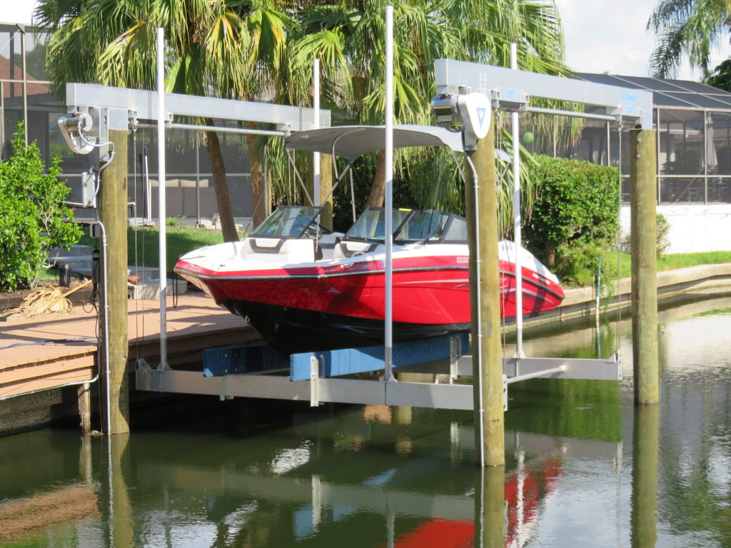 Boat Hoist Vero Beach FL | DECO Boat Lifts