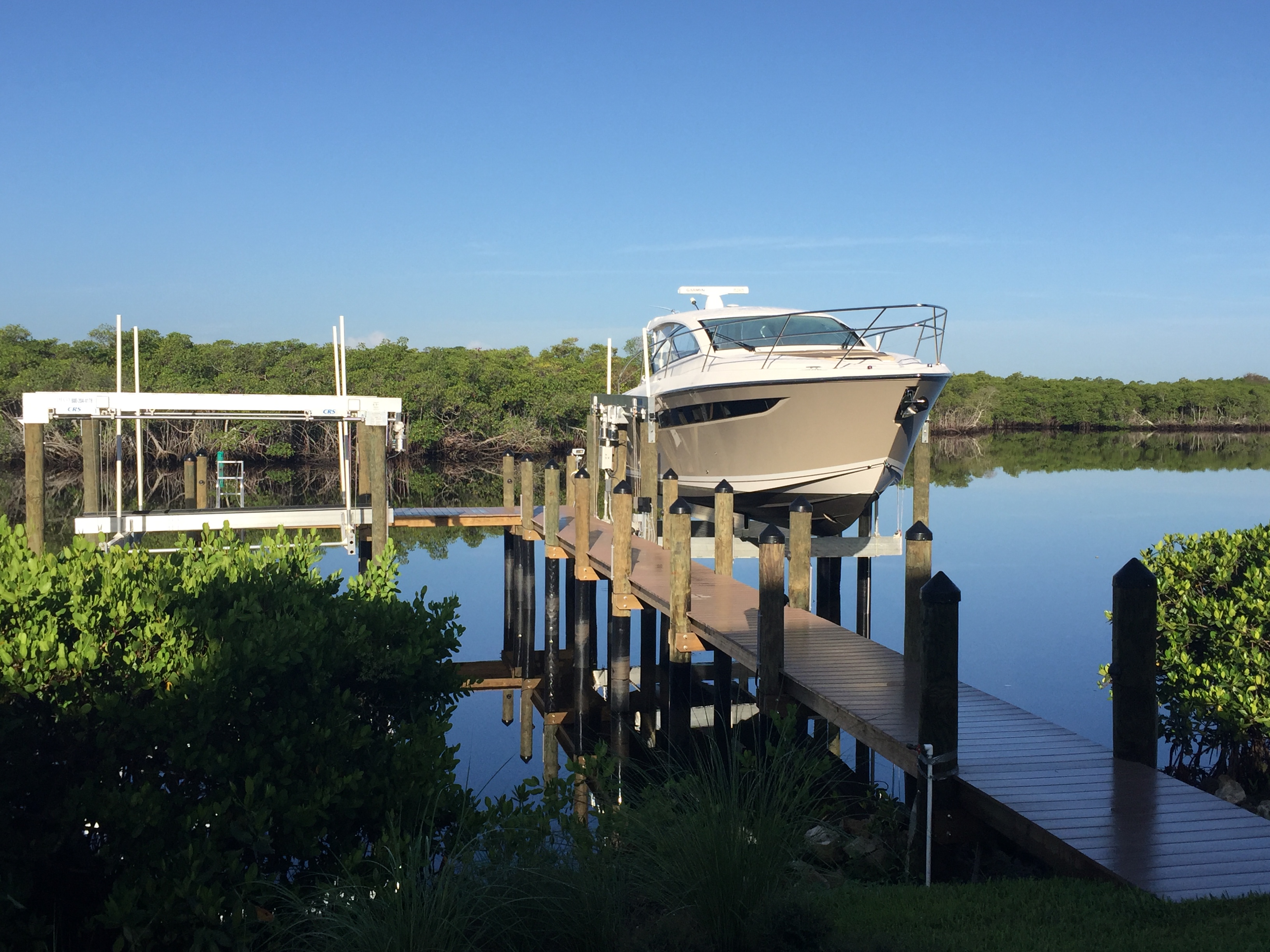Custom Lifts - DECO Boat Lifts